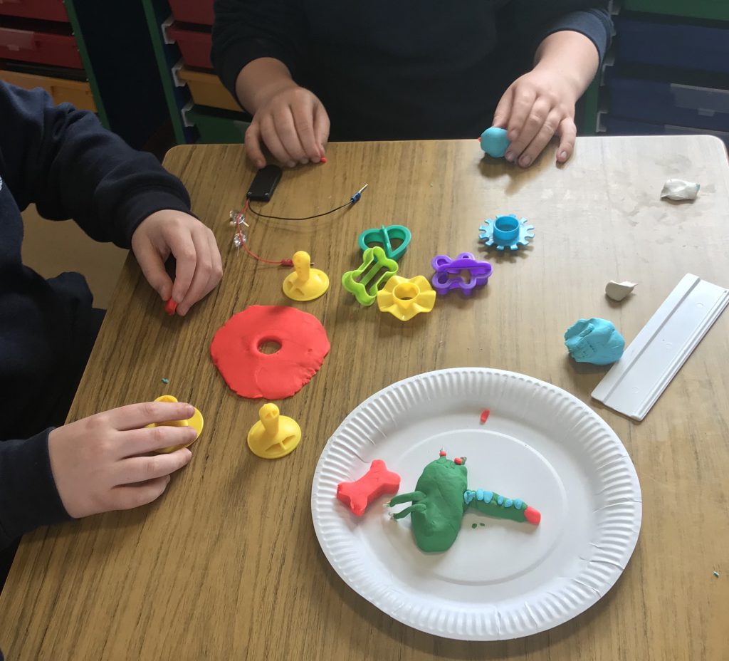 7 CREATIVE CIRCUITS - A Science iT! Activity - Science2Life